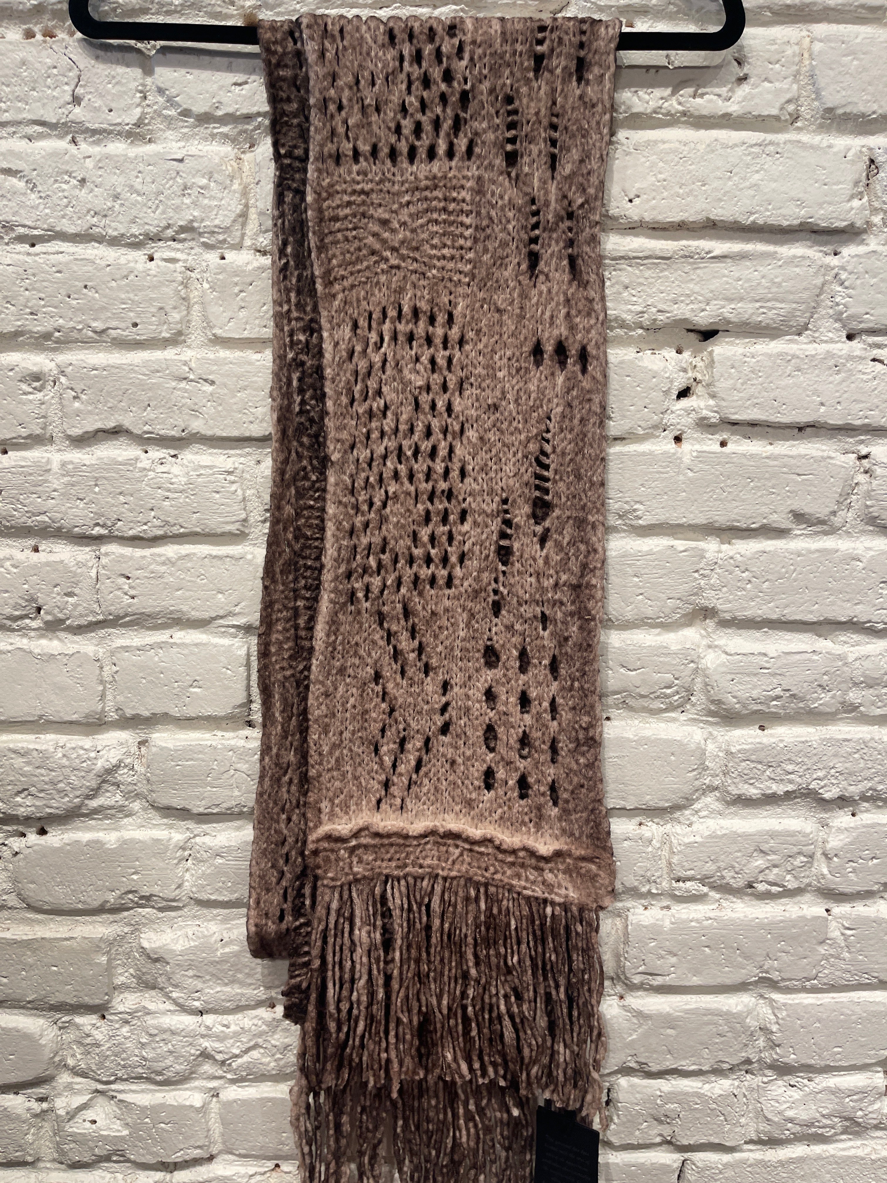 OPEN WEAVE BROWN SCARF – Hinton and Hinton